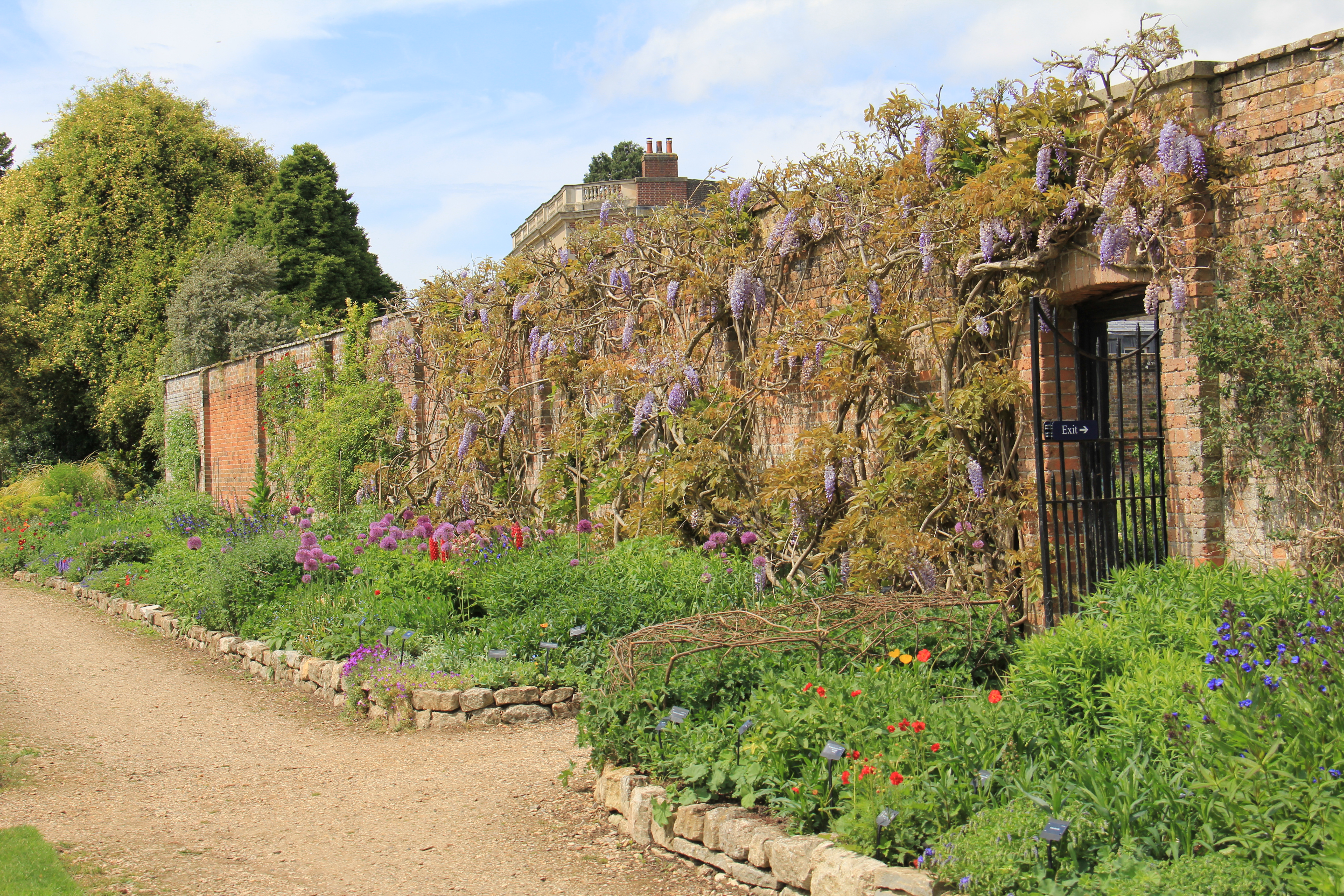 Exploring Two Special English Gardens (and the Gardeners behind them ...